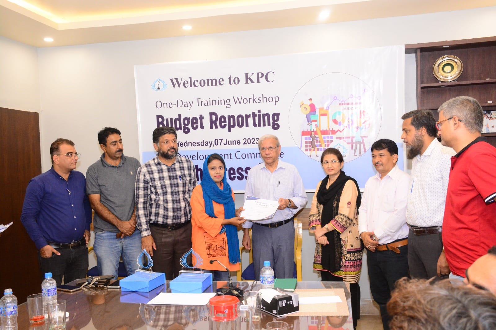 Karachi Press Club Organizes budget reporting workshop for commerce ...