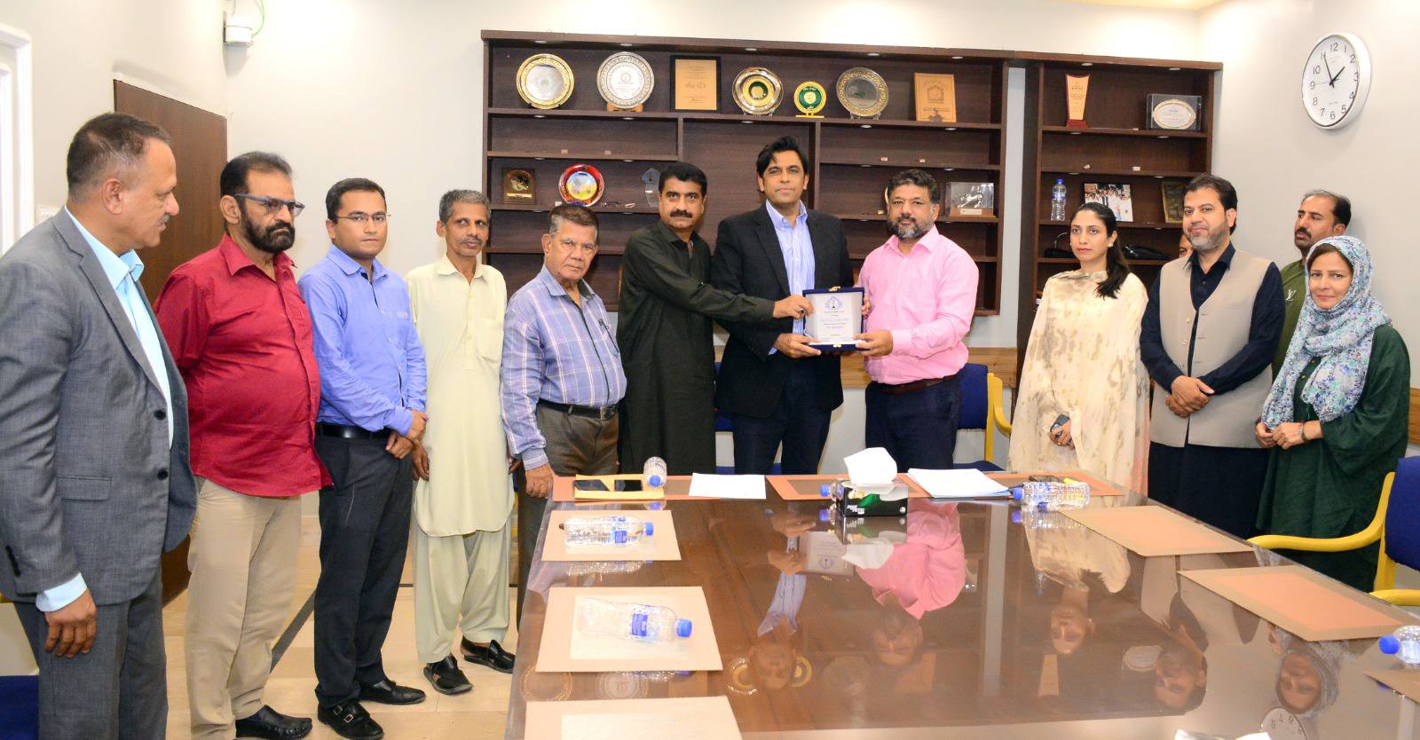 Chief Secretary Sindh Visits Karachi Press Club, Highlights Its Role in ...